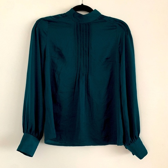 Express | Tops | Emerald Green Satin Top | Poshmark